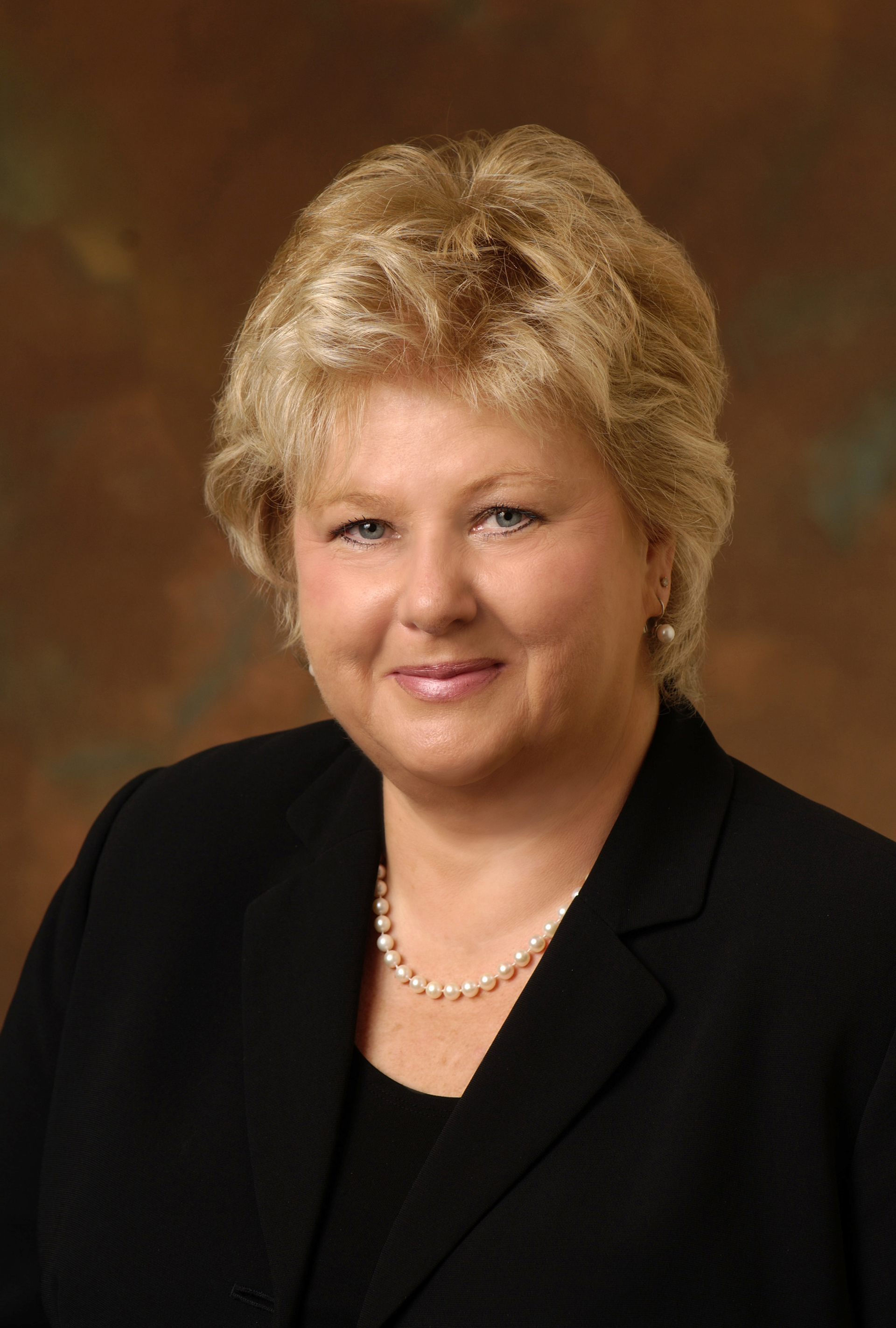 Big CREF Hires at CBRE, Jones Lang LaSalle Plus a Revolving Door at ...