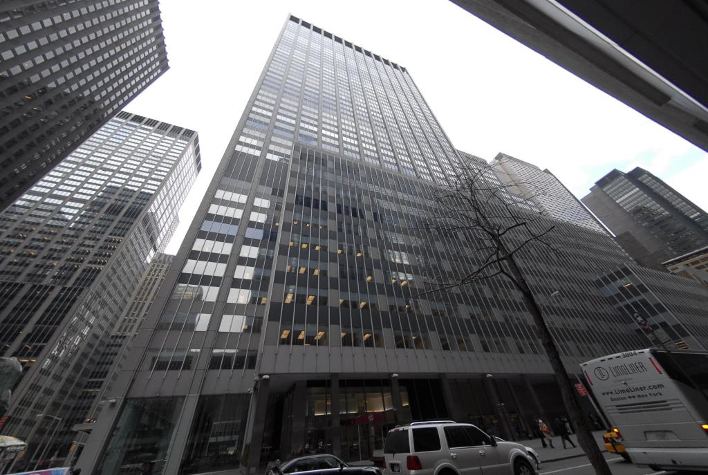 CohnReznick Takes Space at 1301 Avenue of the Americas – Commercial ...