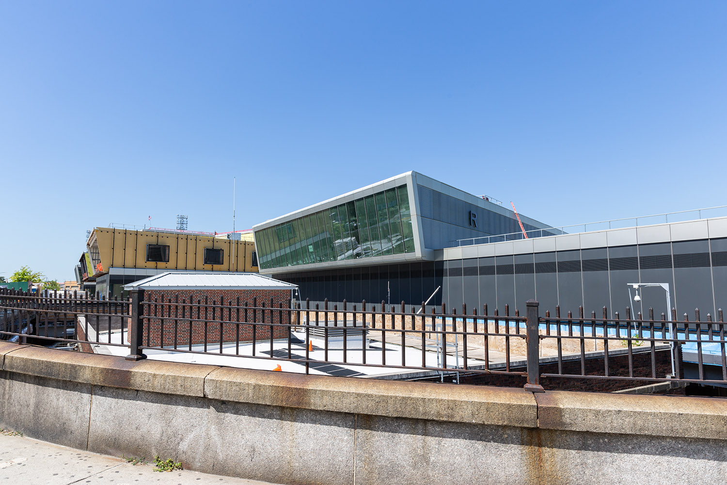 Empire Outlets: The Biggest Thing to Hit Staten Island Is Opening This ...