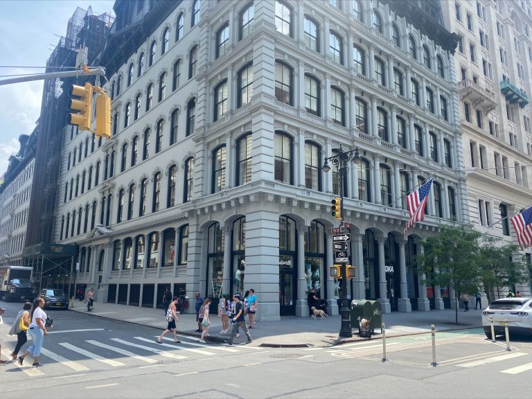 Aritzia Opening 15K-SF Outpost in the Flatiron District – Commercial ...