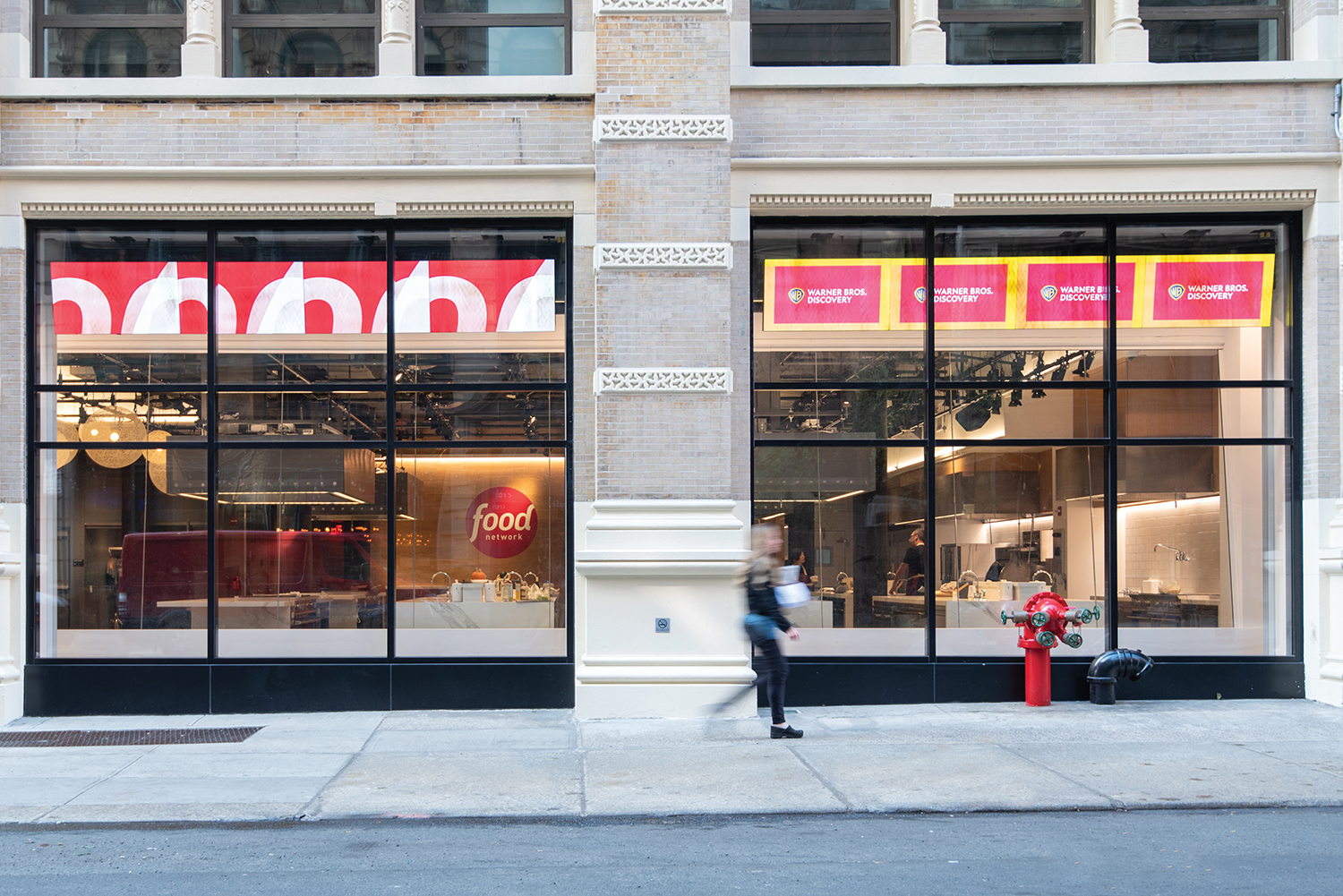Warner Brothers Discovery Takes Over Building on Park Avenue South ...