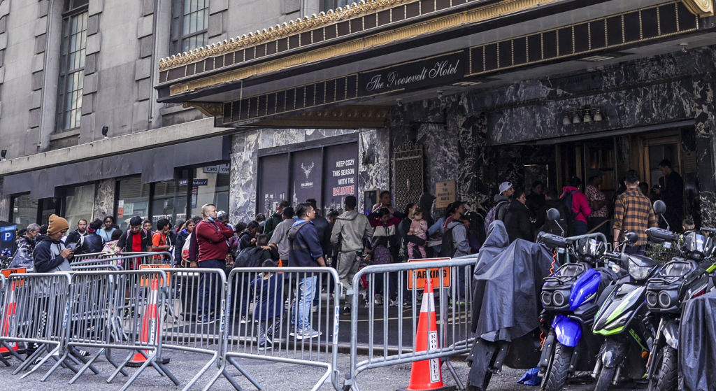 1 WTC: Inside the Tallest Building in the Western Hemisphere ...